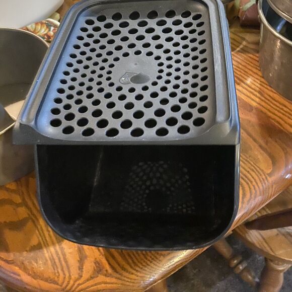 Tupperware | Kitchen | Tupperware Onion Smart Keeper Perfect Vent Holes ...